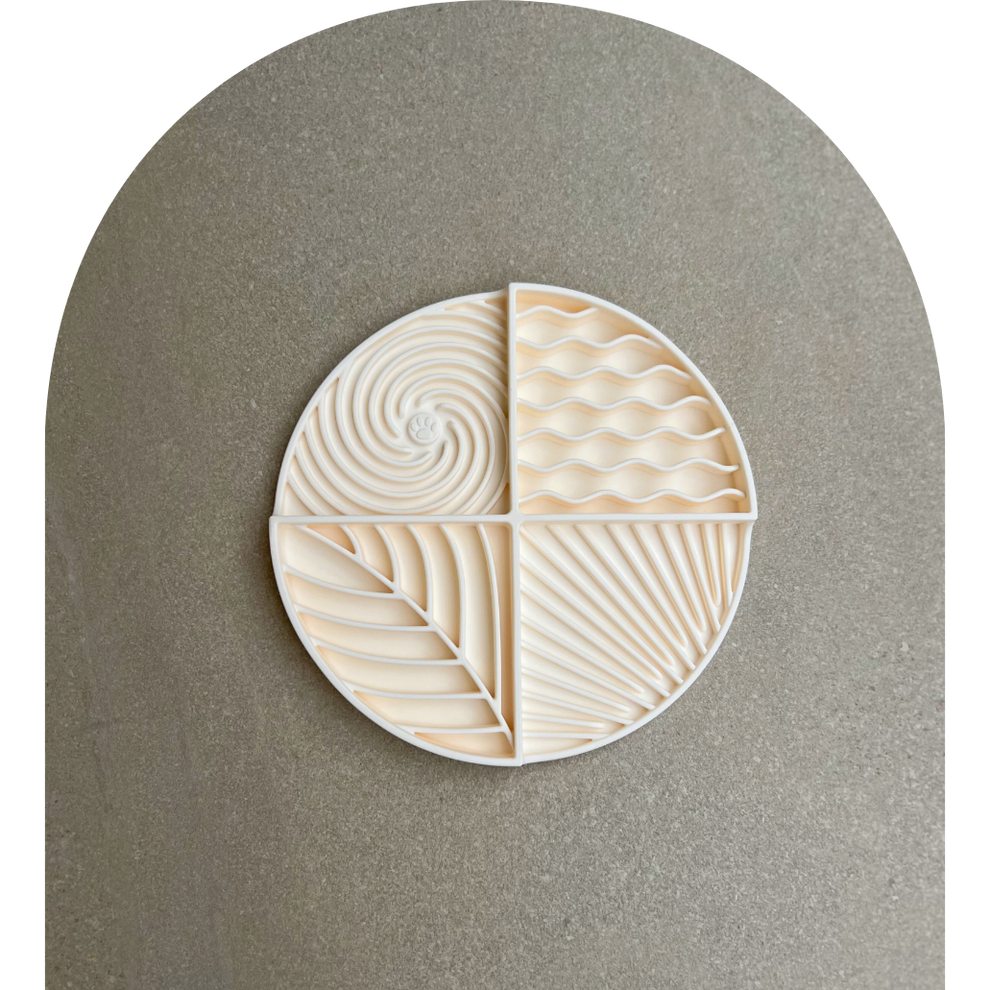 The Sweet Treat Lick Mat in Buttercream – The Cahli Collective